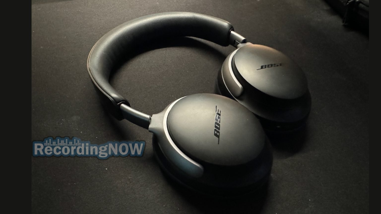 Bose QuietComfort Ultra vs Apple AirPods Max: Which is Best?